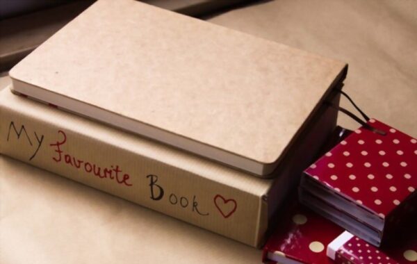Essay on My Favourite Book for all Classes 100 , 150, 200 300 and 500 ...